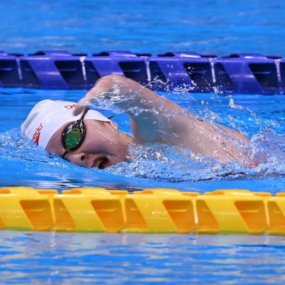 World record for Nicholas Bennett at Canadian Paralympic swimming ...